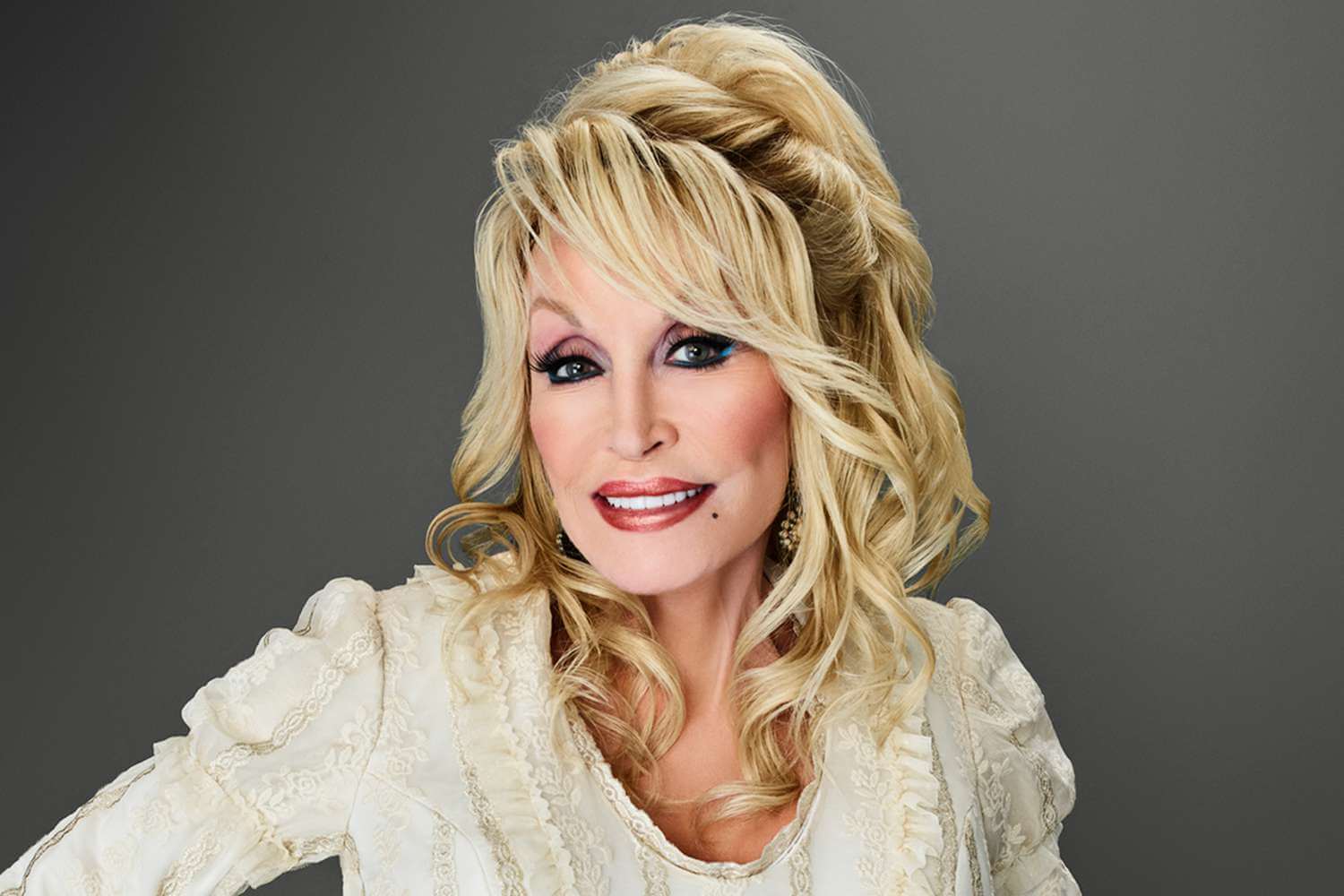 Dolly Parton's Playful Revelation About Husband's Fantasy with Jennifer ...